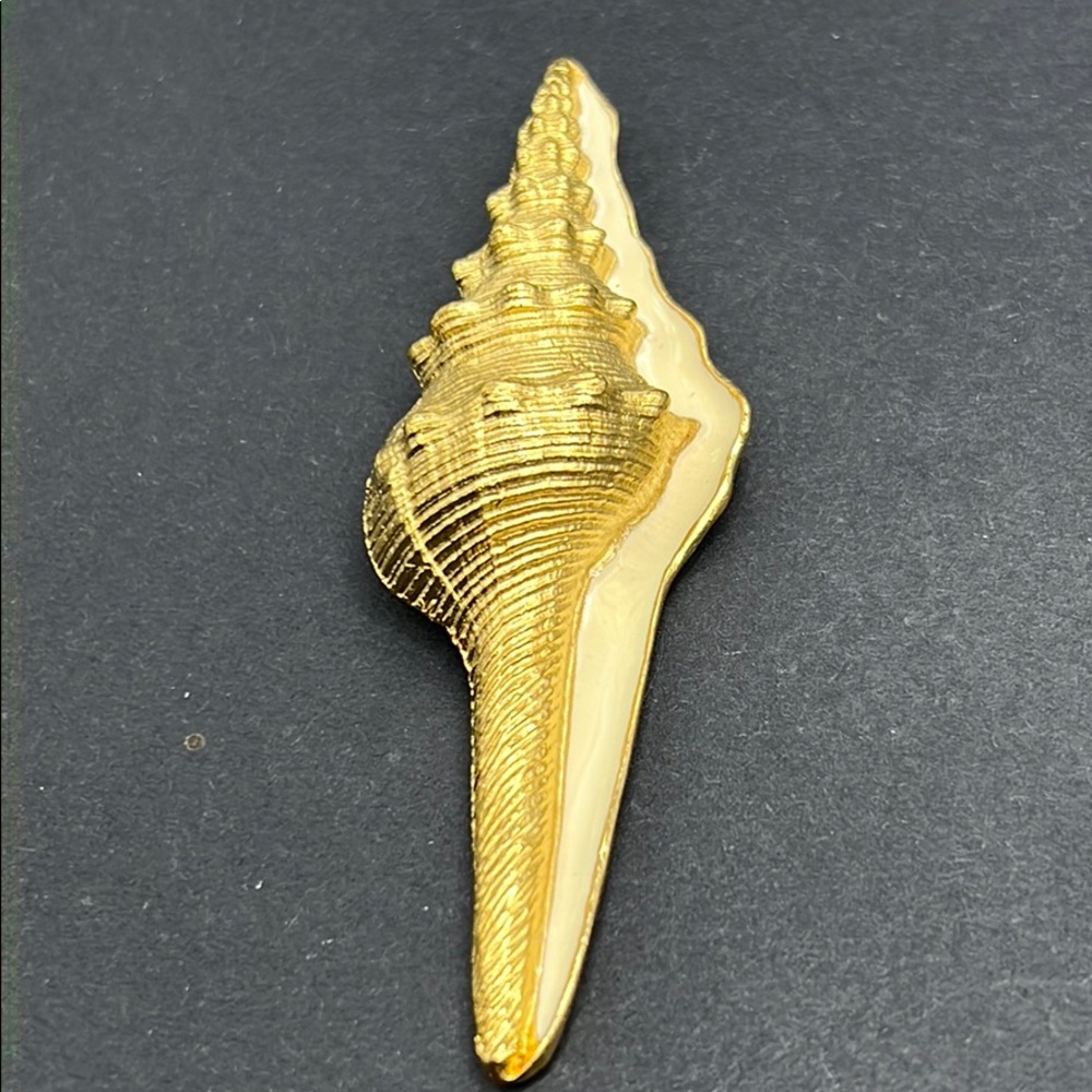 Rare Vintage Trifari Enamel Shell Brooch, Earrings - Gem